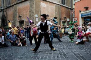 Roma, in arrivo nuove regole sull'arte di strada per tutelare i ...